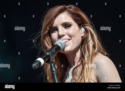 Wantagh Ny Usa 20th Aug 2017 Sydney Sierota Echosmith On Stage