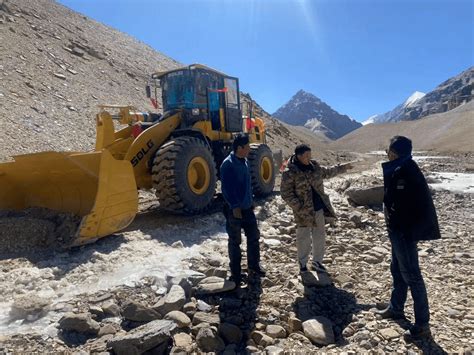交通运输局开展道路交通安全除冰保畅工作桑觉情况除雪