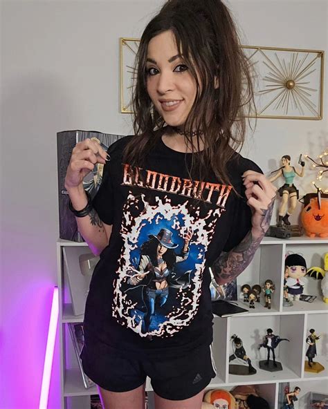Some More Of The Alt Gamer Girl I Been Following Melonie Mac😍 She Is
