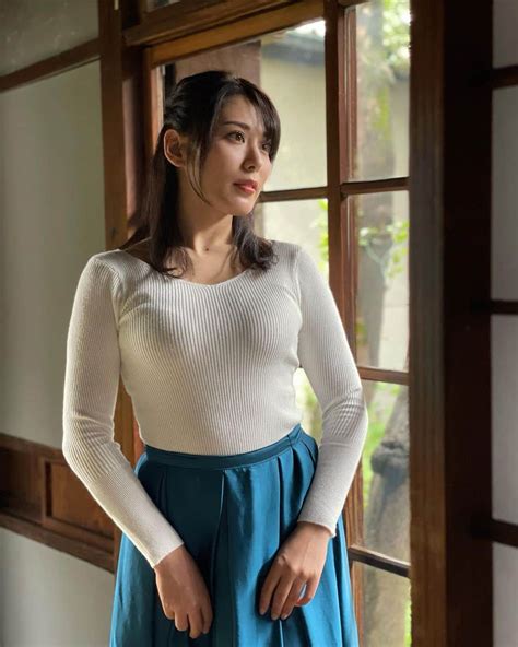 金子智美さんのインスタグラム写真 金子智美instagram 「⁡ 12日発売の『週刊大衆』に撮り下ろしグラビアを掲載して頂いております