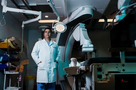 Internationally Renowned Surgeon Brings New Life Saving Service To Canberra The Canberra Times