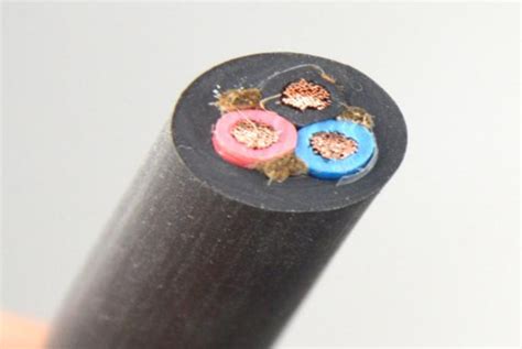 通用橡套电缆yc和yz有什么区别？