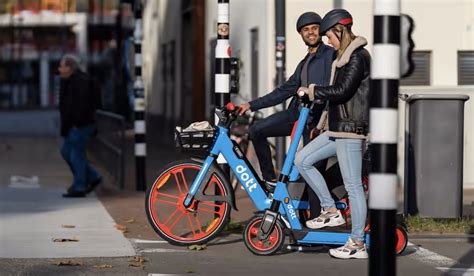 اینترنت اشیا چیست ؛ راهنمای کامل تعریف، تاریخچه، انواع کاربردها، مزایا و معایب