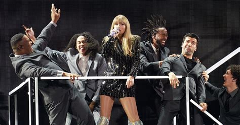 Taylor Swift Is Absolutely ‘bejeweled In Her ‘eras Tour Concert