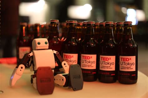 Plen2 Adalah Robot Imut Yang Bisa Dikustomisasi Dengan Sistem Open Source