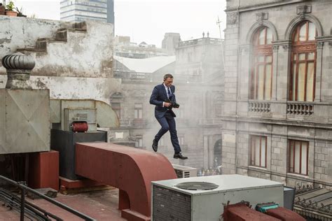 James Bond Spectre Mirror Online
