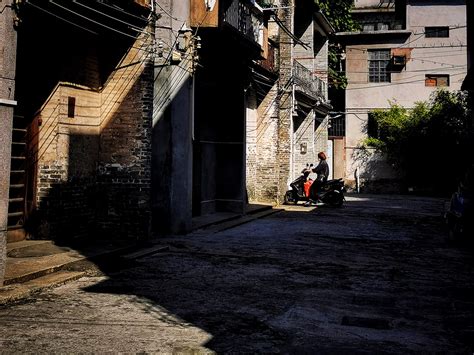光影街道大山谷图库