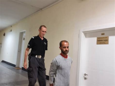 Малко му е Съдът прати в затвора внук биел редовно баба си Галерия Блиц