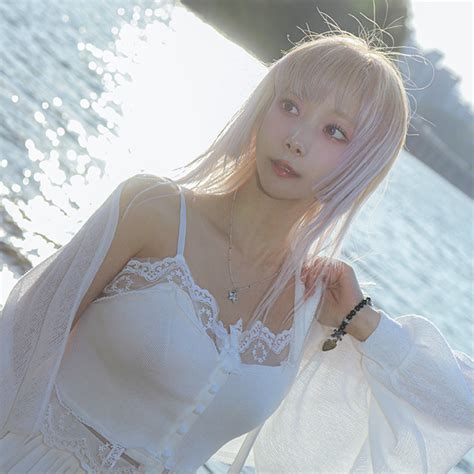 비스크돌 [마지막재고] 무채색코디 레이스 크롭나시 뷔스티에 시즈니룩 발레코어 Y2k 니트나시 하이틴룩 키치룩 공주 프릴