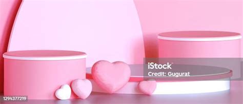 추상 모형 및 플랫폼 포디움 사랑 컨셉과 하트와 무대 쇼케이스 핑크 월 배경에 제품배너 3d 렌더링 개념에 대한 스톡 사진 및