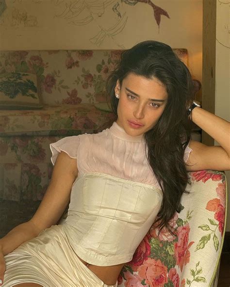 Livia Nunes Is Among The 24 Global Influencers Chosen By Instagram
