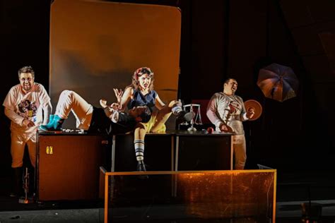 Во битолскиот театар премиера на претставата „Брод за кукли“