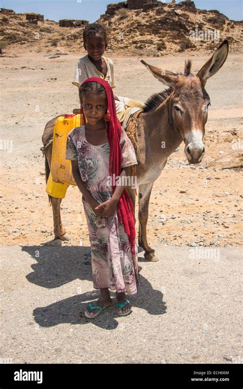 Eritrea Girl Hi Res Stock Photography And Images Alamy