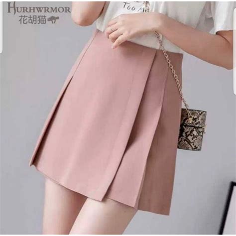 เสื้อค้างคาวขาวคอวี ปักมือ จีบหน้า ลูกไม้ชาย ทรงใหญ่ใส่สบาย ผ้าคอตต้อน Madaamrs Thaipick