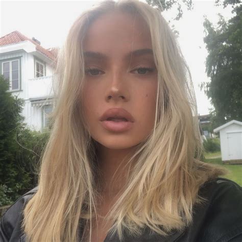 Emma Ellingsen Transgender Gender Reassignment Surgery Qanda Life
