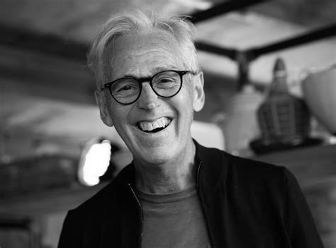 Mediaondernemer Derk Sauer Overleed Aan Gevolgen Van Val Van Trapje