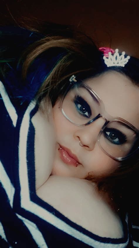 Just A Cute As A Button Girly Five By Shutterxwhore On Deviantart