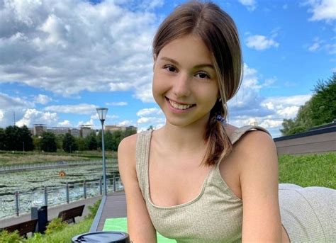 Mari Kruchkova Net Worth Age Height Weight Career And Bio
