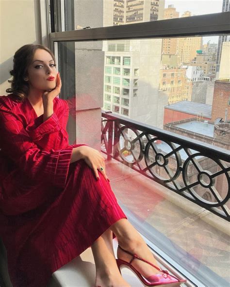 Elizabeth Gillies 12 21 2023 • Celebmafia