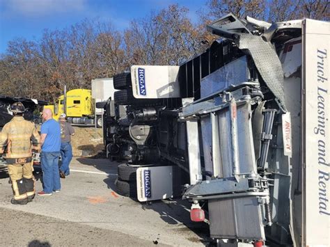 Tractor Trailers Overturn In Crash Closing I 44 Both Directions