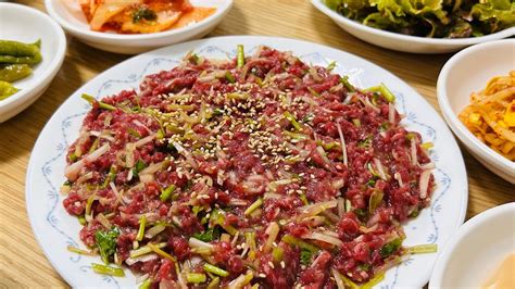이 맛에 여기를 찾아요 파 듬뿍 넣어 감칠맛 나는 육회는 엄지척 영천편대장양화식당 영천편대장 육회 육회비빔밥