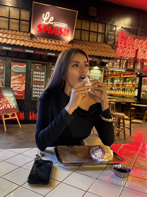 Dee ဒီး Dee ဒီး Added A New Photo