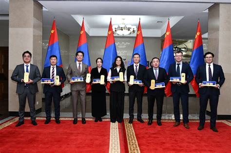 Шунхлай групп “ШУНХЛАЙ” ГРУППИЙН 8 КОМПАНИ “ТОП 100”