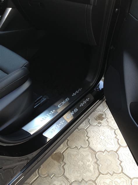 Накладки на пароги — Mazda CX-5 (1G), 2 л, 2014 года | аксессуары | DRIVE2