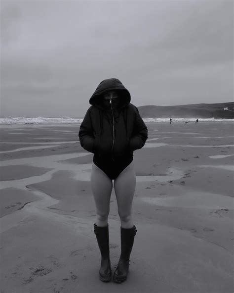 In Pics Meet Yashasvi Jaiswals Mysterious Girlfriend Maddie Hamilton Oneindia