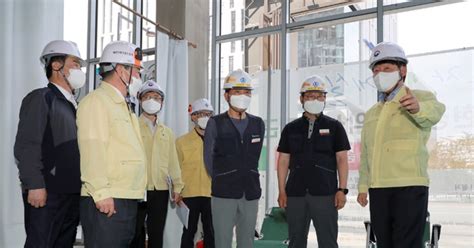 건설현장 찾은 안경덕 고용노동부 장관