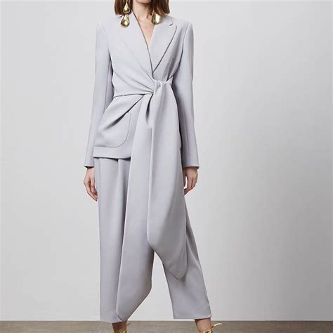 ‎اطقم تخرج اطقم رسمية تفصيل فساتين تفصيل عبايات🇯🇴‎ ‎ تفصيل حسب