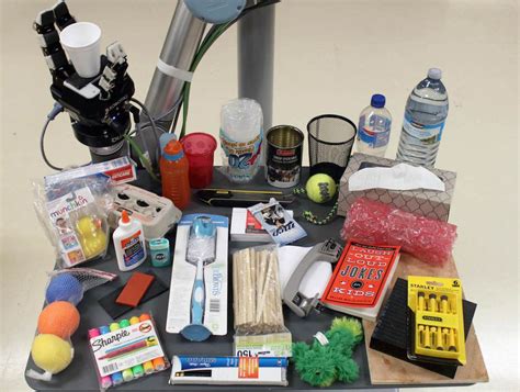 Why Tactile Intelligence Is The Future Of Robotic Grasping Ieee Spectrum