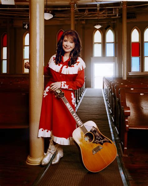 Fellow Artists Remember Country Music Legend Loretta Lynn Grateful Web