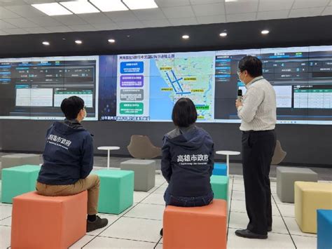 春節疏運不停歇，陳其邁除夕前往交通局智慧運輸中心視察 台銘新聞網