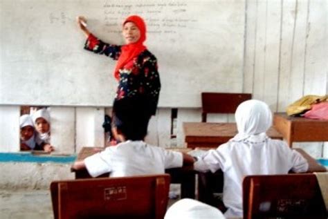 Gambar Guru Sedang Mengajar 99 Gambar Kartun Guru Sedang Mengajar