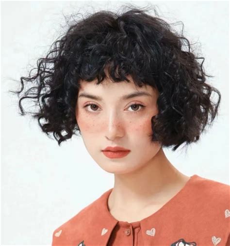 短发一定要尝试 慵懒法式羊毛卷女生卷发 美发站