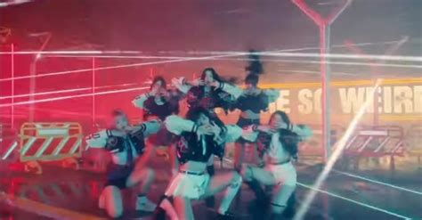 아이브 정규앨범 Kitsch Y Magazine 와이 매거진