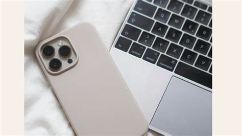 Apple Patches Zero Day Bugs Used In Targeted Iphone Attacks