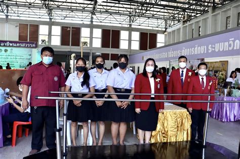 วันพฤหัสบดี ที่ 22 ธันวาคม 2565 นางสาวภัทรพร ห่อประภัทร์พงศ์ ผู้อำนวยการวิทยาลัยการอาชีพ