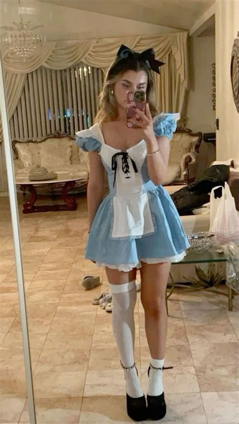 Alice In Wonderland Halloween Costume Inspo Trendy Halloween Costumes
