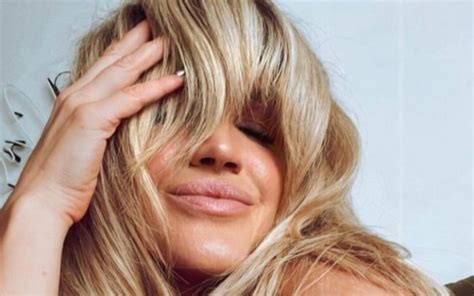 Ешлі Робертс у сміливому бікіні та сітці похвалилася розкішним тілом ЗНАЙ ЮА