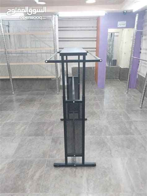 ستاندات محل ملابس للبيع شبه جديد استعمال اقل من سنة رقم التواصل