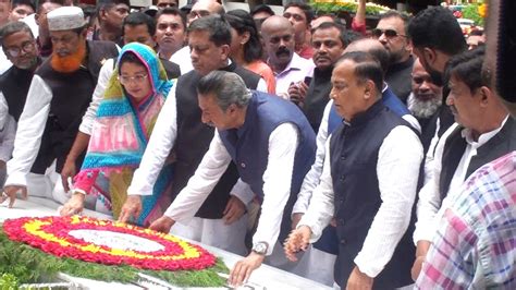 বঙ্গবন্ধুর সমাধিতে বরিশাল সিটি মেয়রের শ্রদ্ধা