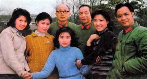 杜淳父亲杜志国 赵娜一嫁演员祝延平二嫁杜淳老爸杜志国如今与儿子相依为命 说明书网