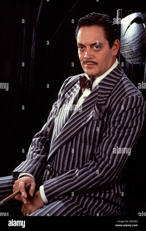 Gomez Addams Banque Dimage Et Photos Alamy