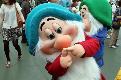 Bashful Disney Tokyo Disney Resort Disney Characters Pictures
