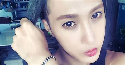 개그맨 김기수 맞아 하얀 피부·짙은 눈썹·날렵한 턱선