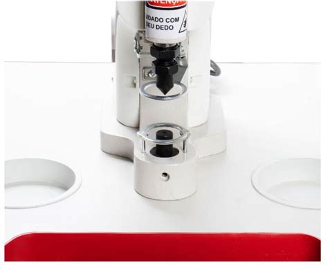 Máquina para Pregar Ilhós e Botões de Pressão Industrial Motor