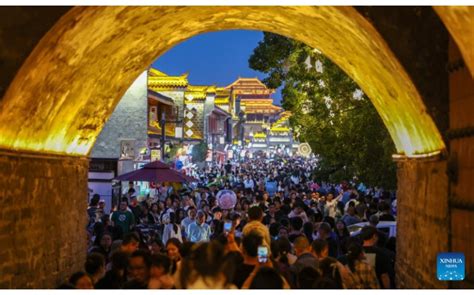 Duuren Life Хятадын иргэд бүх нийтийн амралтын өдрийн зохицуулалтаа шүүмжлэв