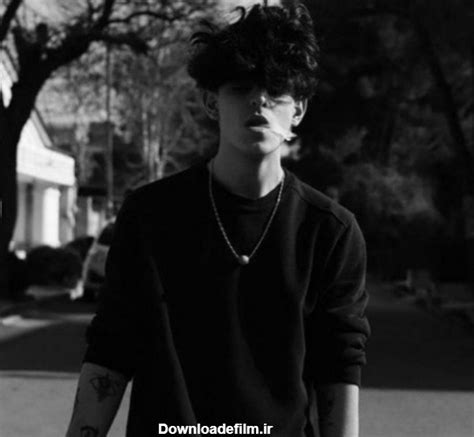 عکس غمگین پسرانه سیاه سفید